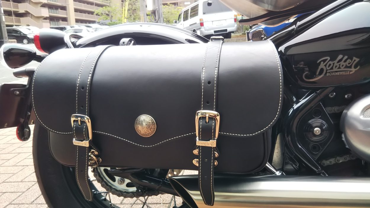 サイドバッグ取付！BobberにSB-32&エストレアにSB-24 | DEGNER